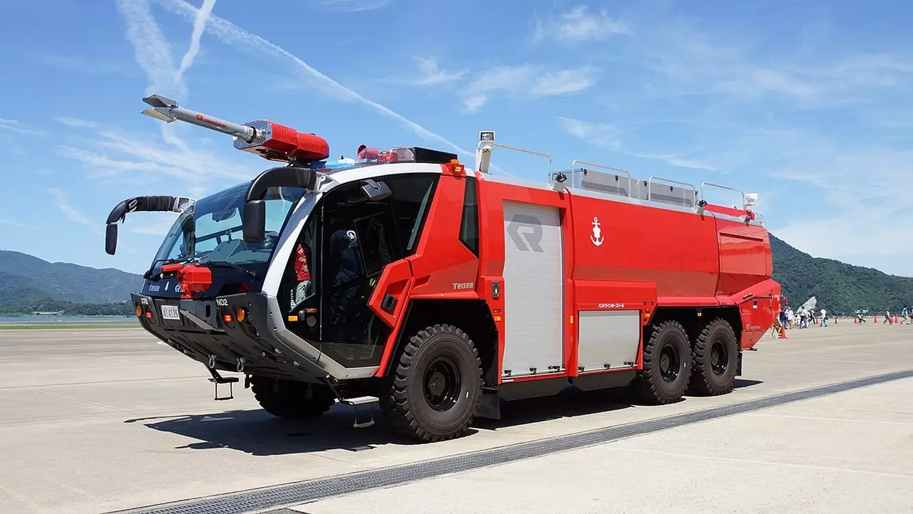Camion de pompiers d'aérodrome Rosenbauer Panther HRET 6x6