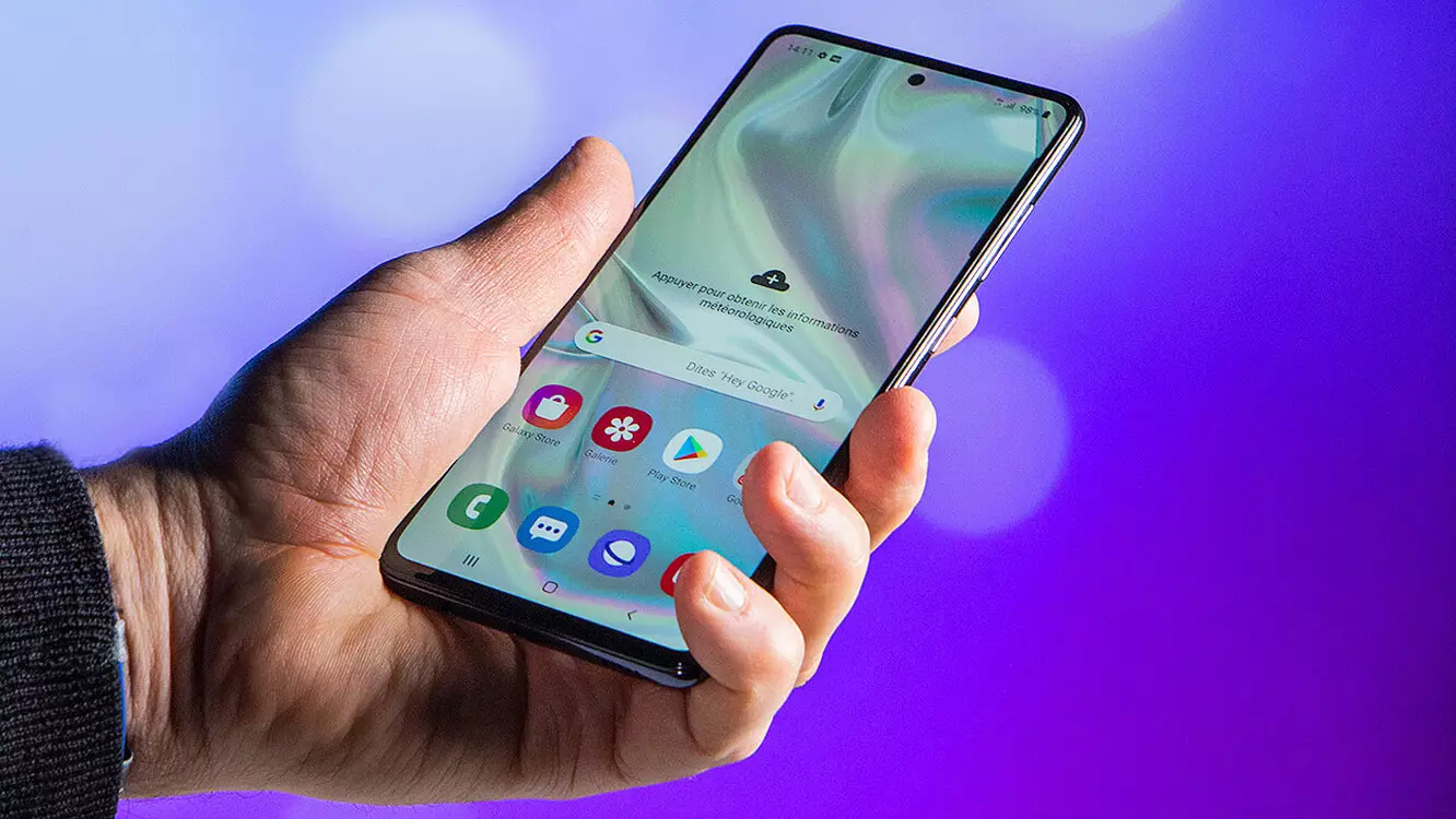 Samsung Galaxy A51 na ruském trhu bude stát kupující