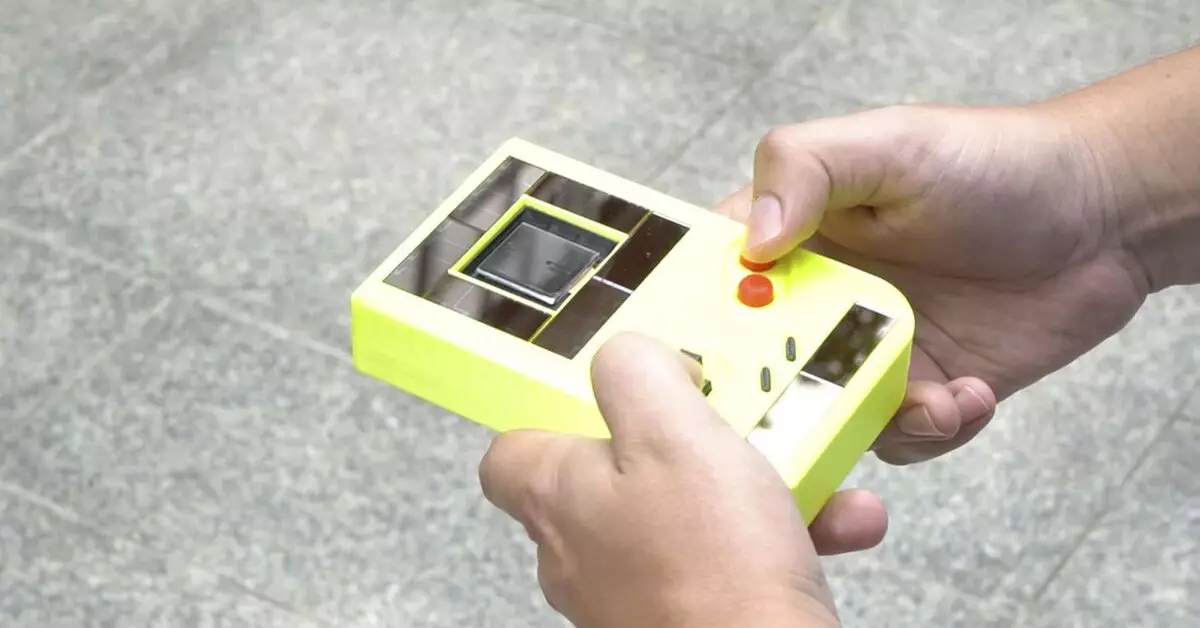 Dijieun GameBoy Powered by énergi panonpoé jeung mencét tombol