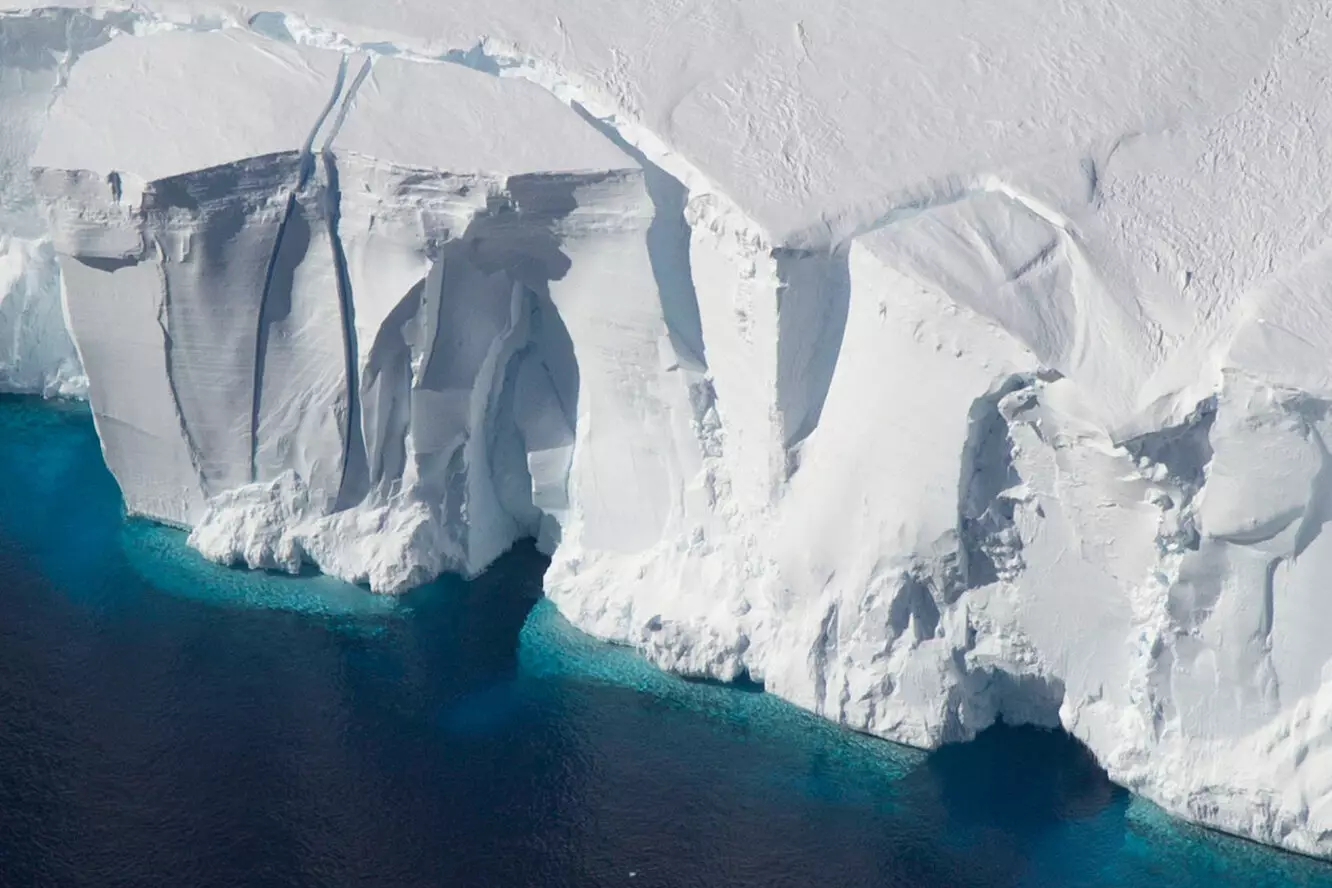 Doomsday Glacier ti nyara yo ni Antarctica