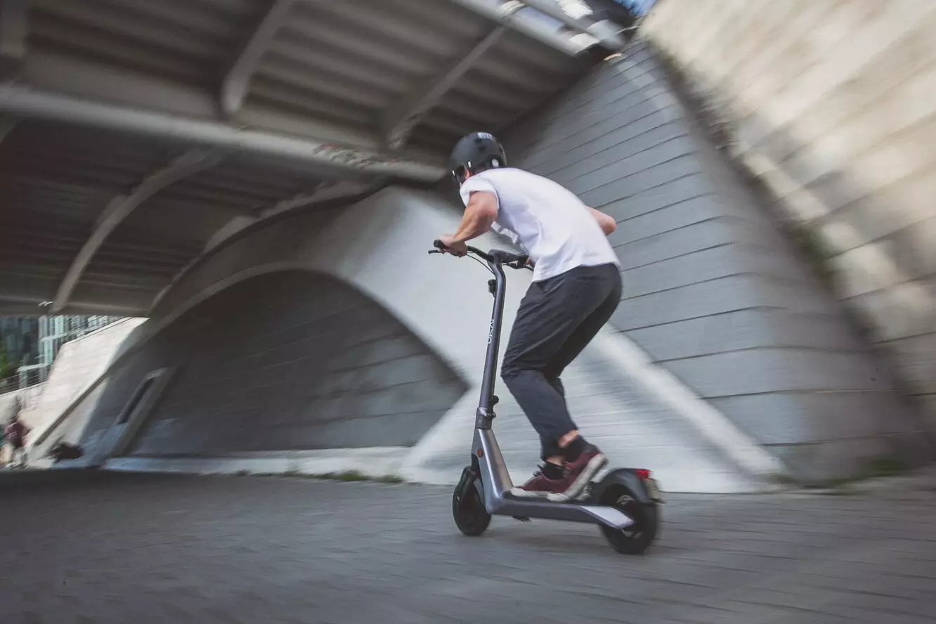 Barne Ministerioak argitu zuen zein scooter elektriko diren ziklomotortzat