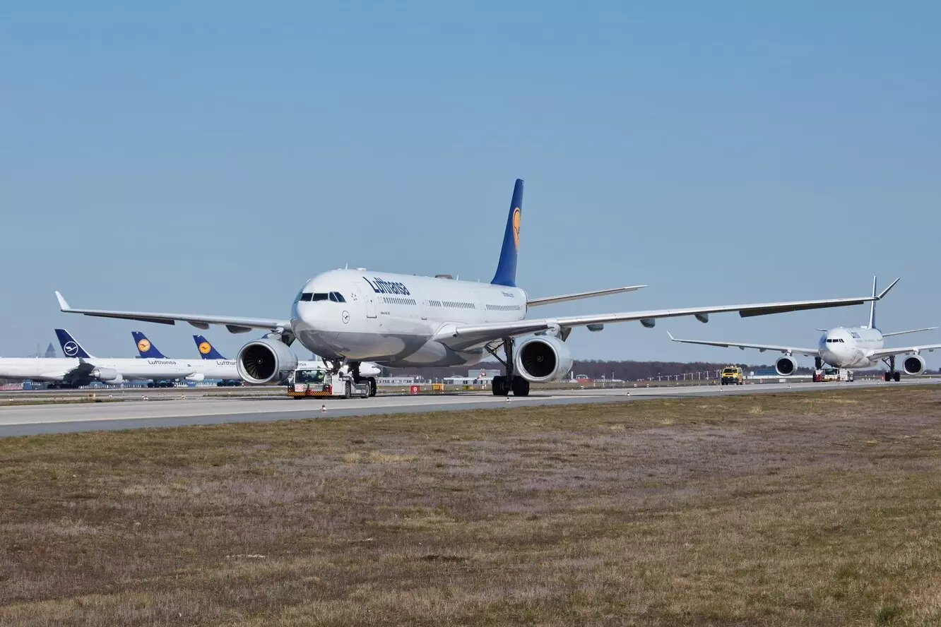 Lufthansa neuvoi nuoria lentäjiä etsimään toisen ammatin