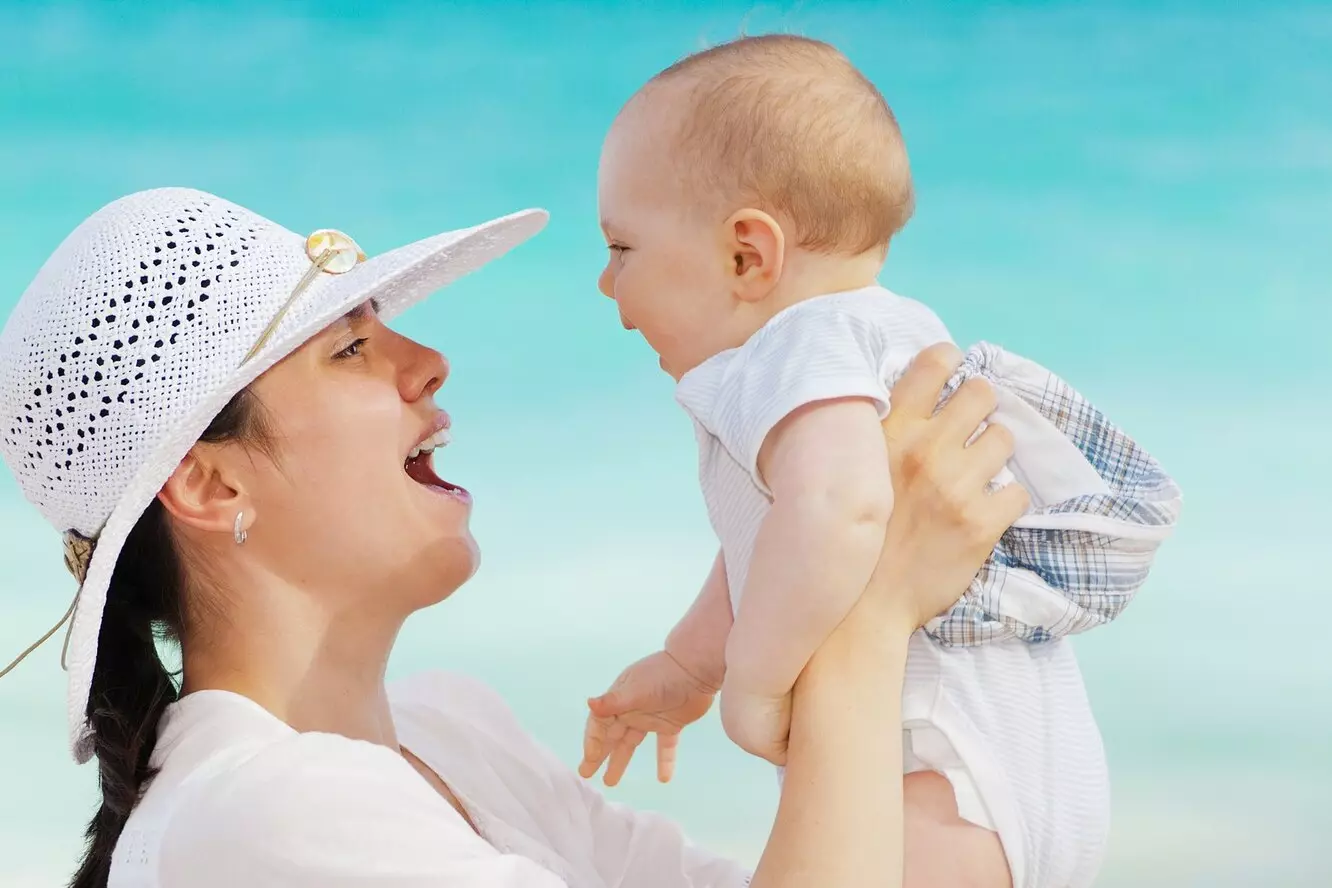 Le feci della madre hanno aiutato i bambini a riprendersi dal taglio cesareo