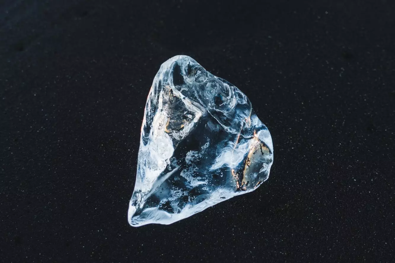 Chọta ụzọ iji mee ka diamond na-eduzi ọkụ eletrik