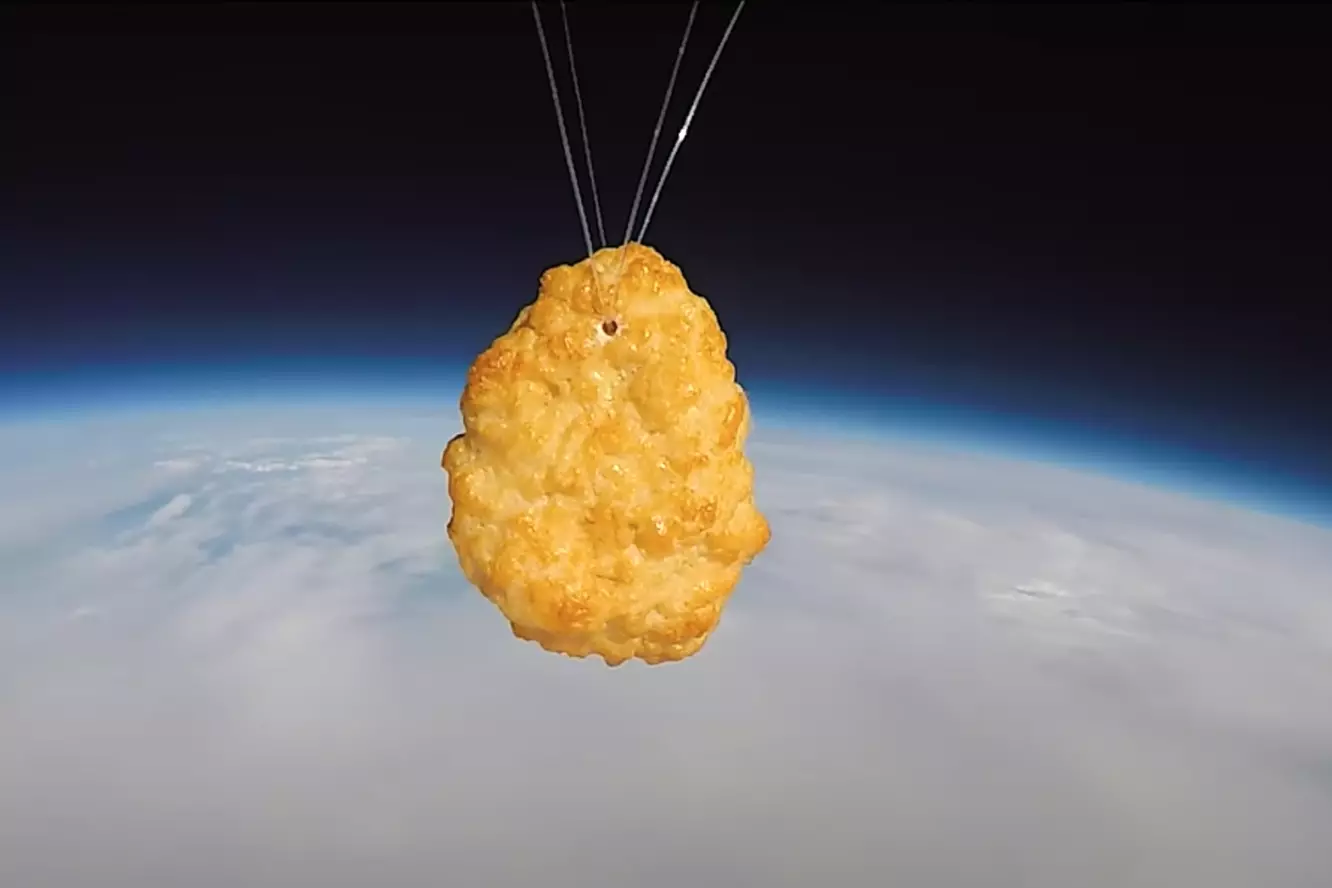 Ang mga chicken nuggets ay unang bumisita sa stratosphere ng Earth