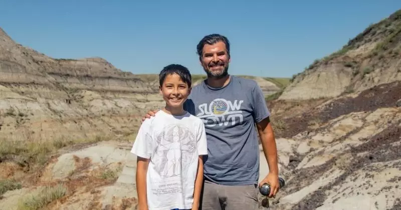 Canadense de 12 anos descobre esqueleto raro de dinossauro