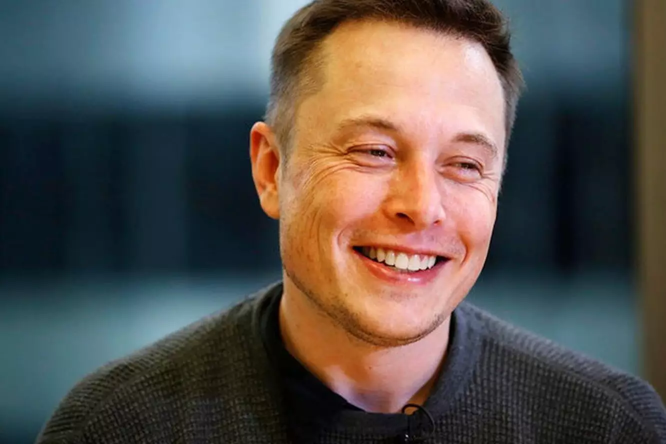 Elon Musk sê daar is geen ander lewe in die sonnestelsel nie