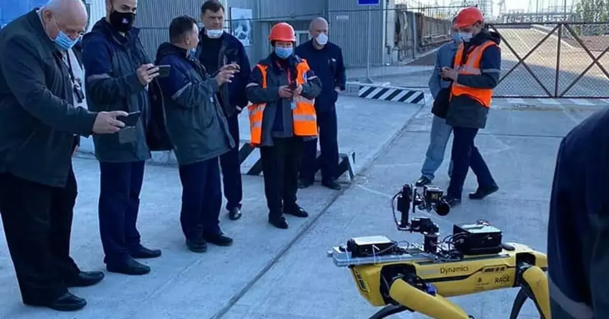 Il cane robot americano Spot ha visitato Chernobyl