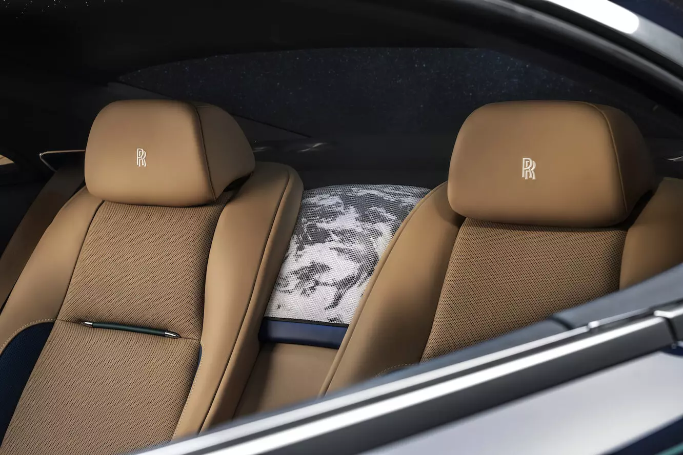 Rolls-Royce maakte een unieke Wraith-coupé in één exemplaar 136911_4