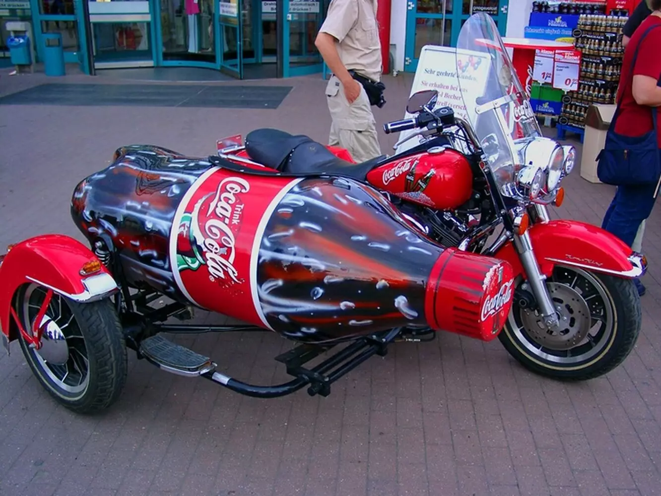 အထင်ကရ Harley-Davidson မော်တော်ဆိုင်ကယ်နှင့် ဒဏ္ဍာရီကိုကာကိုလာ အချိုရည်ကို နောက်ဆုံးတွင် ပေါင်းစပ်လိုက်ပါပြီ။