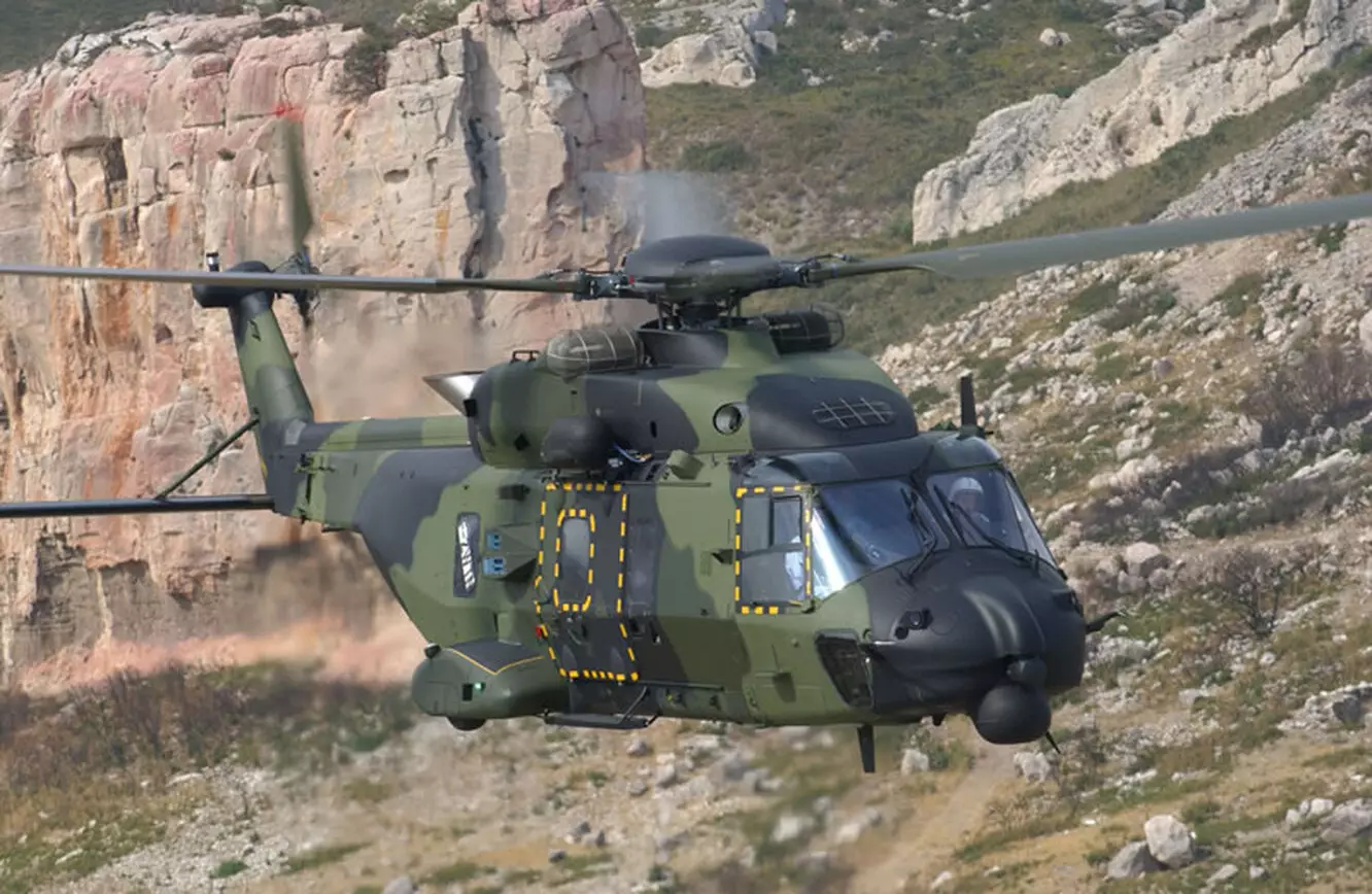 . Der Mehrzweck-Militärhubschrauber NH90 wurde vom deutsch-französischen Konsortium Eurocopter entwickelt und ist in vielen Nato-Staaten im Einsatz. Ein leistungsstarker Motor lässt das Gerät mit einer Steiggeschwindigkeit von mehr als 11 m/s auf eine maximale Höhe von 3200 Metern steigen. Seine Höchstgeschwindigkeit beträgt 291 km/h.