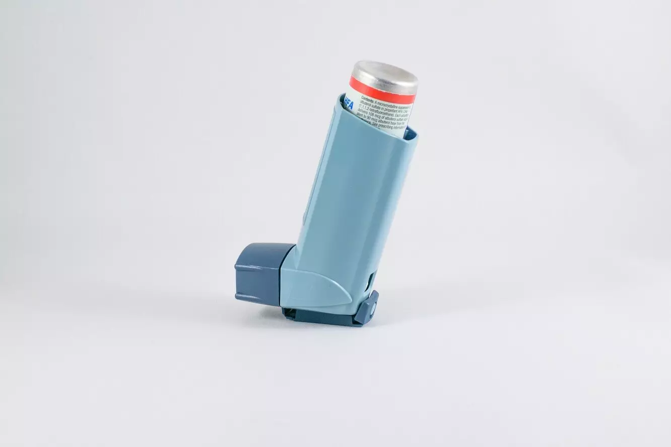 Vědci zjišťují, proč příznaky astmatu často vzplanou v noci