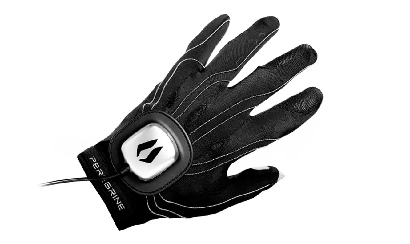 Peregrine glove. Although no controller glove has yet been successful, peripheral developers are not giving up. The Peregrine glove uses sensors instead of buttons to detect hand movements. To control games, you need to move your fingers in the air, which is not very convenient, and it looks stupid.