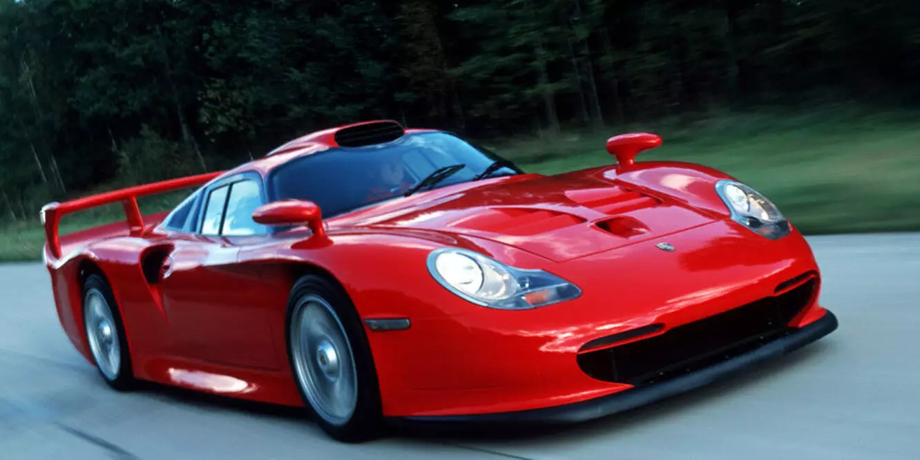 1997 Porsche 911 GT1 Strassenversion. Secara total, supercar iki, sing minangka versi dalan saka mobil balap kelas GT, digawe ing 25 salinan.