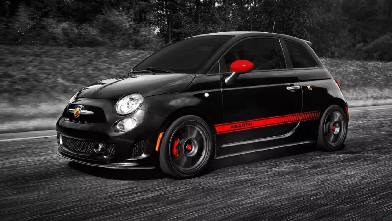 Fiat 500 Abarth ($ 22.700) ni imodoka bigaragara ko idafitanye isano na Formula 1. Iyi hatchback ntoya yo mubutaliyani, yakozwe kuva 2007, ihabwa agaciro kubwuburyo bworoshye, kwiringirwa no koroshya imikorere. Fiat 500 yicaye mu igaraje nka Felipe Massa, Sebastian Vettel na Kimi Raikkonen.