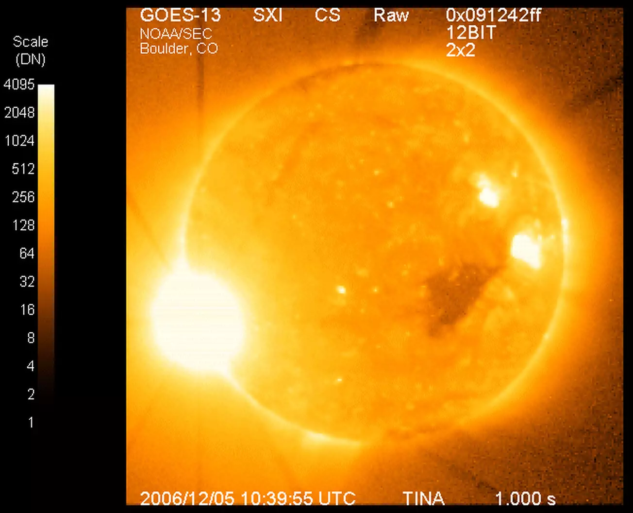 La erupció solar del 5 de desembre de 2006 va assolir una potència rècord de X9, però afortunadament no es va dirigir cap a la Terra. El nostre planeta, en principi, és un "objectiu" més aviat petit, amb el qual la humanitat té molta sort. Dues sondes solars STEREO llançades recentment van fer un seguiment de l'esdeveniment des del principi fins al final.