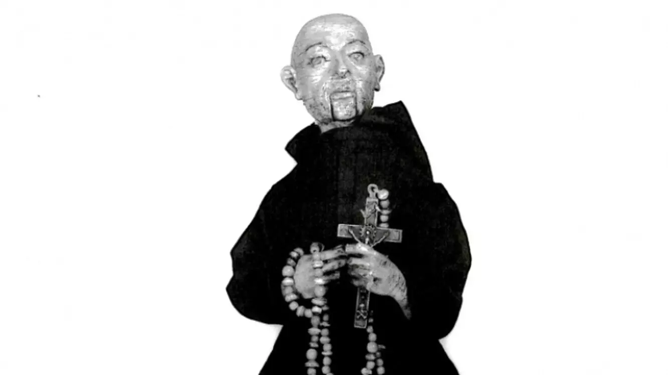 Ang Spanish Friar maoy usa sa labing karaan nga working automata, nga gitukod niadtong 1560. Ang monghe nagsakay libot sa lamesa gamit ang mga ligid, gipalihok ang iyang mga mata, gibuka ang iyang baba, gibunalan ang iyang dughan ug gihagkan ang krus.