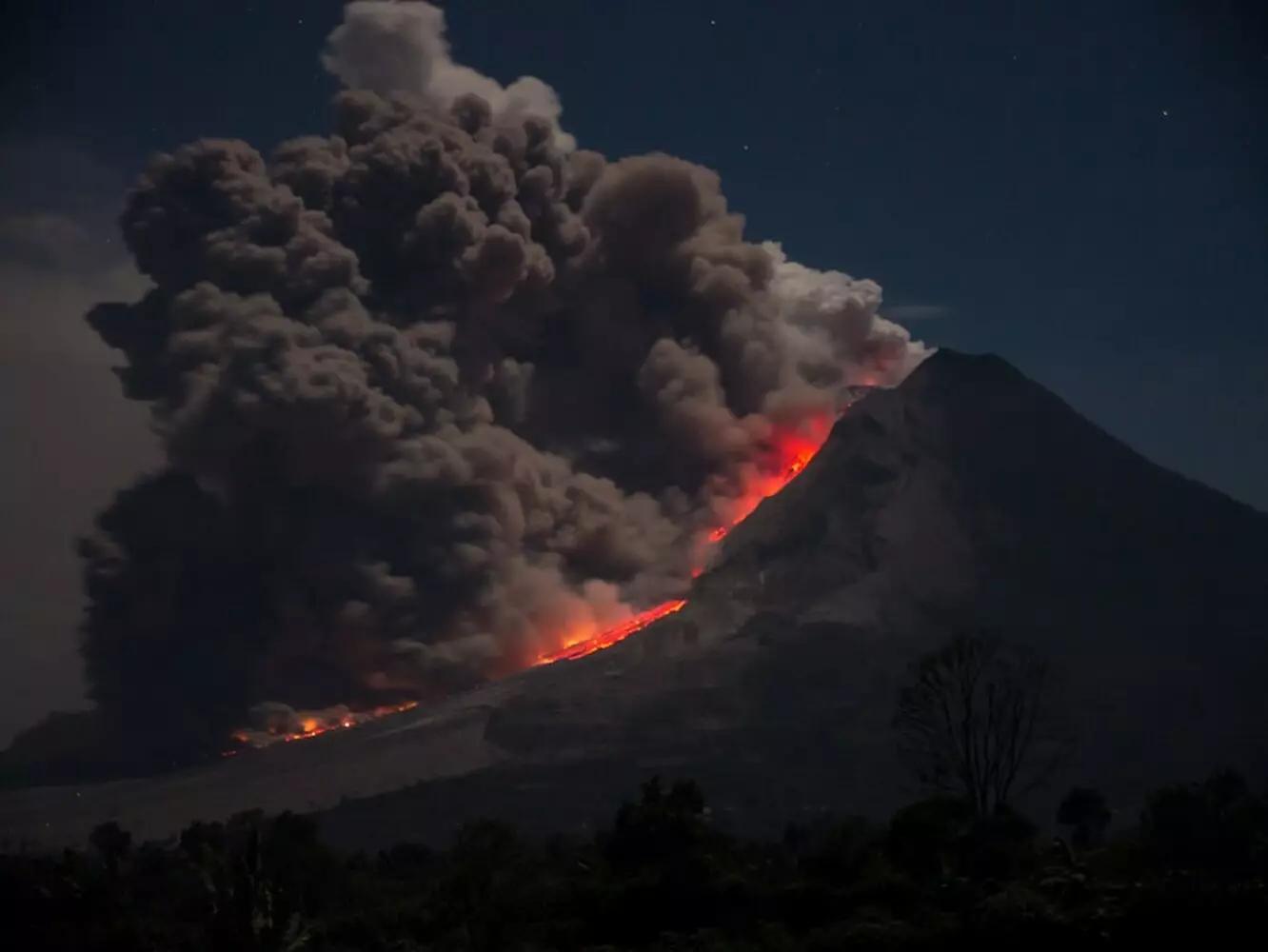 5 pinakakapana-panabik na pagsabog ng bulkan noong 2021 201258_4