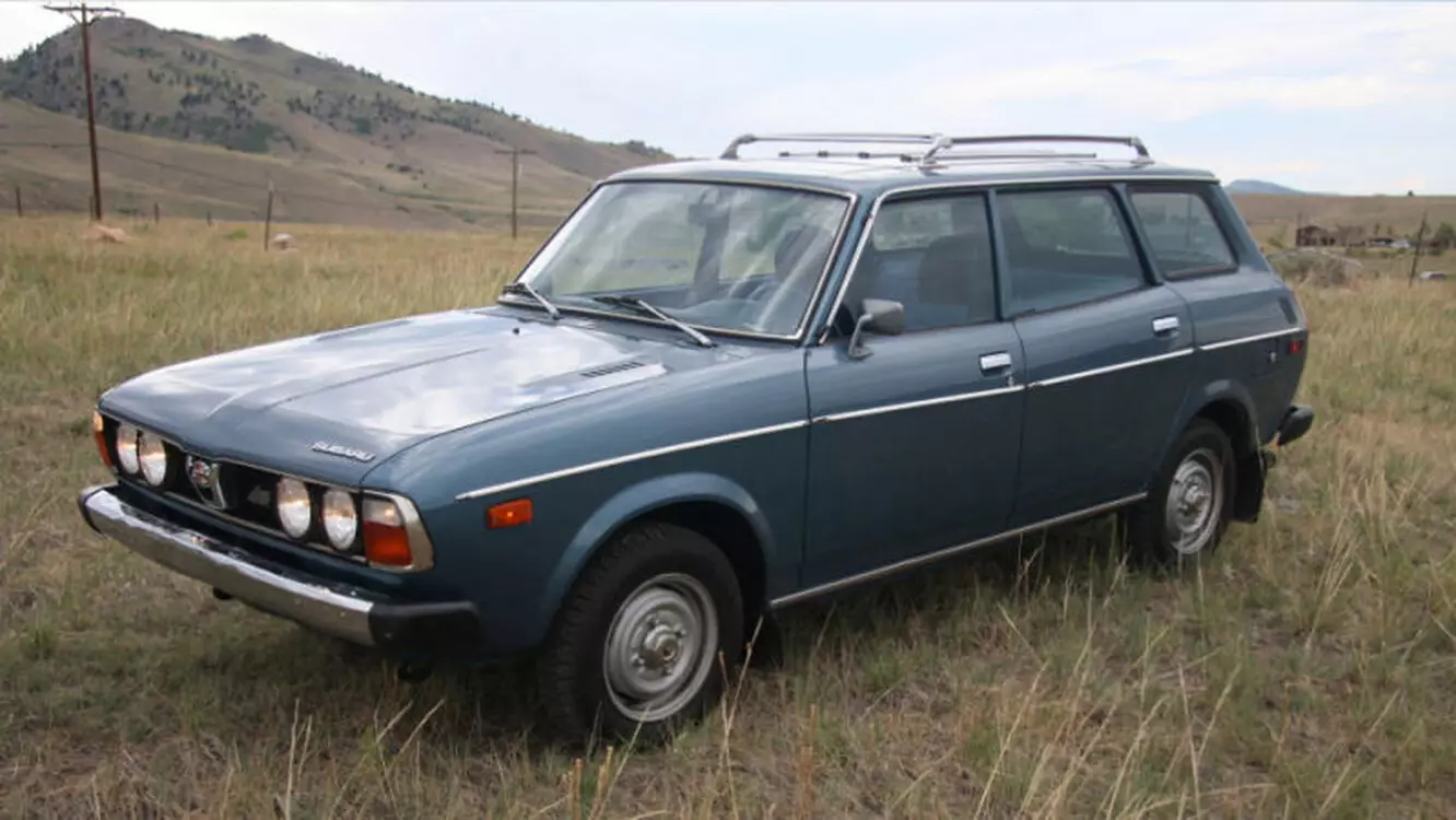 De Subaru GL Wagon was duidelijk niet zo modieus als andere vertegenwoordigers van de Japanse auto-industrie van de jaren '70, zoals de Toyota Corolla. Maar de GL Wagon was uitzonderlijk compact en comfortabel, wat duidelijk ontbreekt in veel moderne auto's.