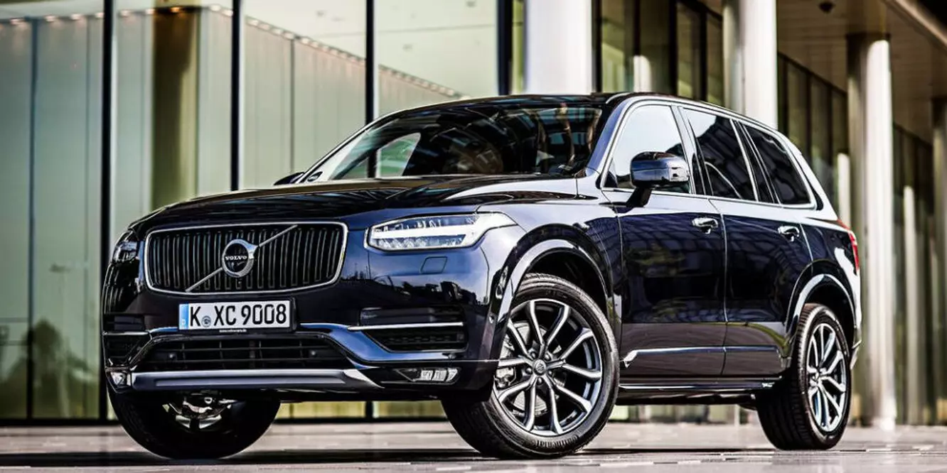 Volvo XC90 II: 158 hp ib litre. Volvo XC90, zoo li cov qauv yav dhau los, siv lub turbocharger thiab supercharger tib lub sijhawm. Qhov no tso cai rau nws ob-liter engine los tsim 316 hp. lub 158 hp ib litre.