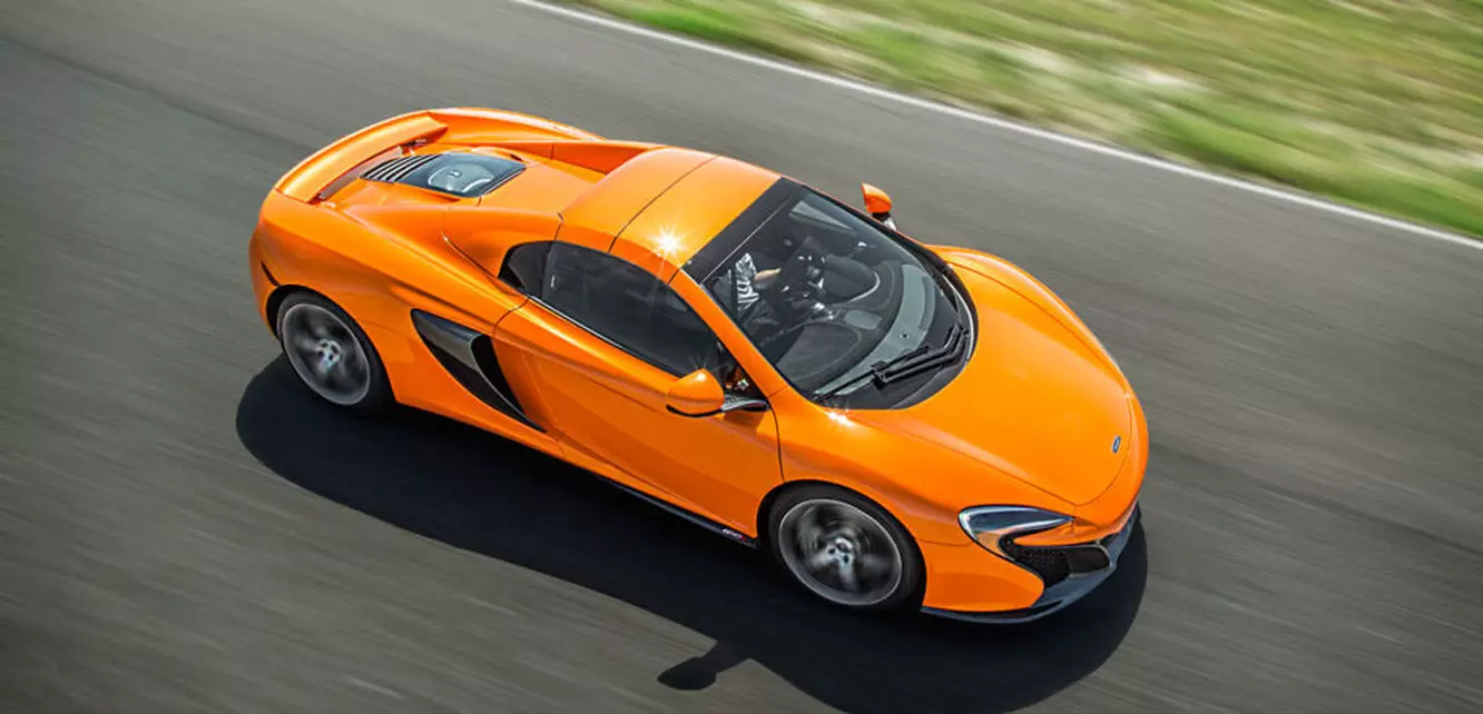 McLaren 650S: 168.7 TSI ib litre. Tsis muaj qhov tsis ntseeg tias McLaren paub yuav ua li cas thiaj ua tau lub tsheb ceev tiag tiag. Tab sis tsis tas li ntawd, lawv kuj xav txog lub zog ntawm lub cav. 650S yog supercar uas tso tawm 641 hp. los ntawm 3.8-liter engine, los yog 168.7 hp. rau litre.