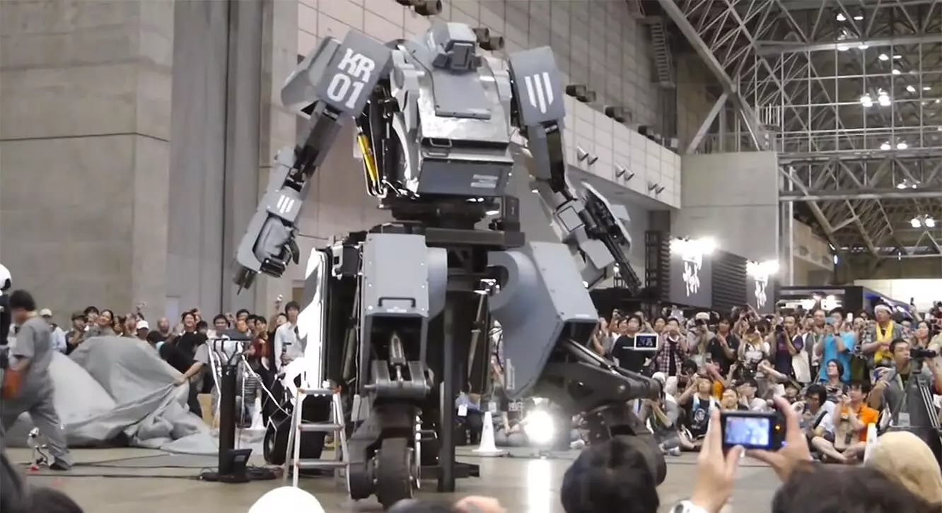 Robot Kuratas ($1.350.000) - para personas que han soñado durante mucho tiempo con sentirse como supervillanos. Por un precio irrisorio de casi un millón y medio de dólares en Japón, puedes encargar un robot de cuatro metros y cinco toneladas controlado desde dentro.