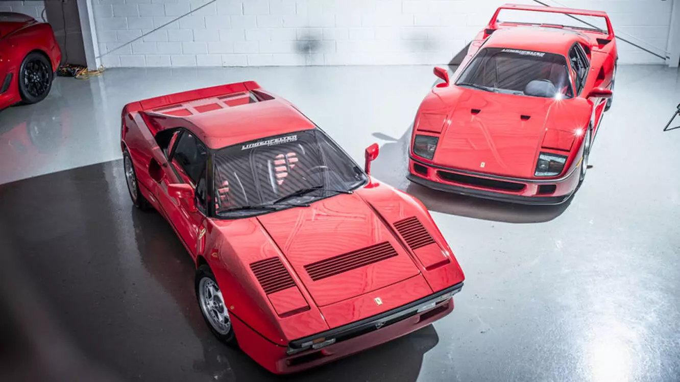 Ferrari F40 සහ Ferrari 288 GTO. “288 නියම කාර් එකක්, නමුත් ඔබ රෝදය පිටුපසට යන තුරු ඔබ එය සැක නොකරනු ඇත. F40, ඊට පටහැනිව, ඒ ගැන කෑගසයි, නමුත් ඔබ එය ආරම්භ කළ පසු, එය ඔබව බොහෝ බිය ගන්වනු ඇත. මෝටර් රථය රෝද මත සිටින හල්ක් වැනි ය, ඔබ ඔහුව කෝප නොකර සිටීම හොඳය, ”නික් මේසන් උපුටා දක්වයි.