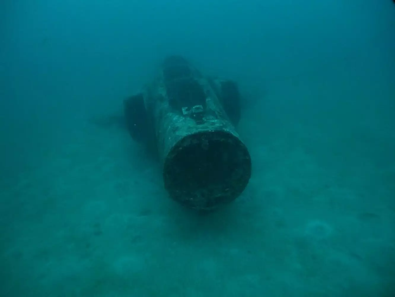 Jirgin F-4, wanda aka binne a cikin yashi na Subic Bay, a Philippines, an gano shi ta hanyar tsattsauran ra'ayi. Jirgin dai yana karkashin ruwa na tsawon mita 40 kuma har yanzu ba a san abin da ya haddasa hatsarin ba - da alama ya kusa cika.