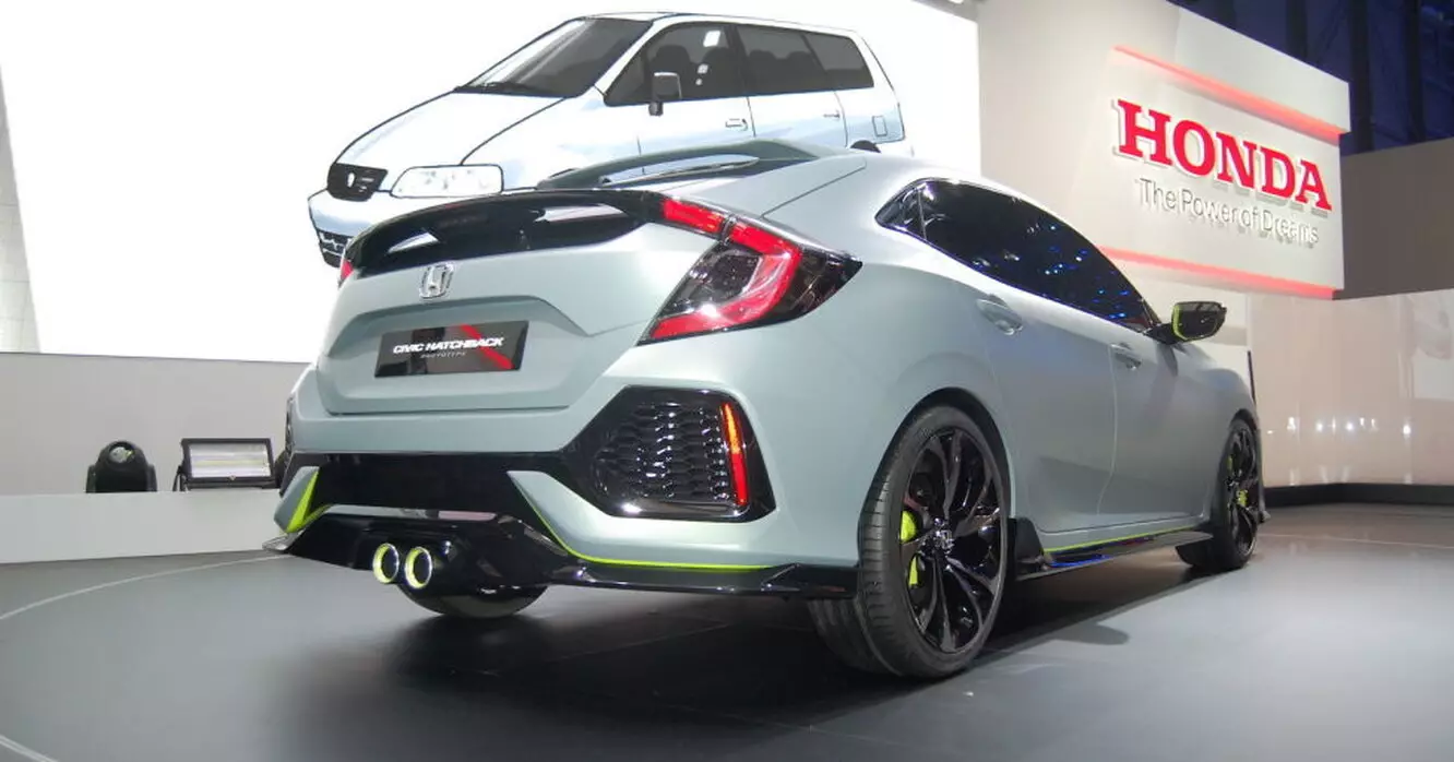 Honda Civic Type R Bayan jerin koma baya, Honda yana komawa cikin motocin da ta taɓa gina sunanta. Mafi mahimmanci, wannan shine mafi kyau.