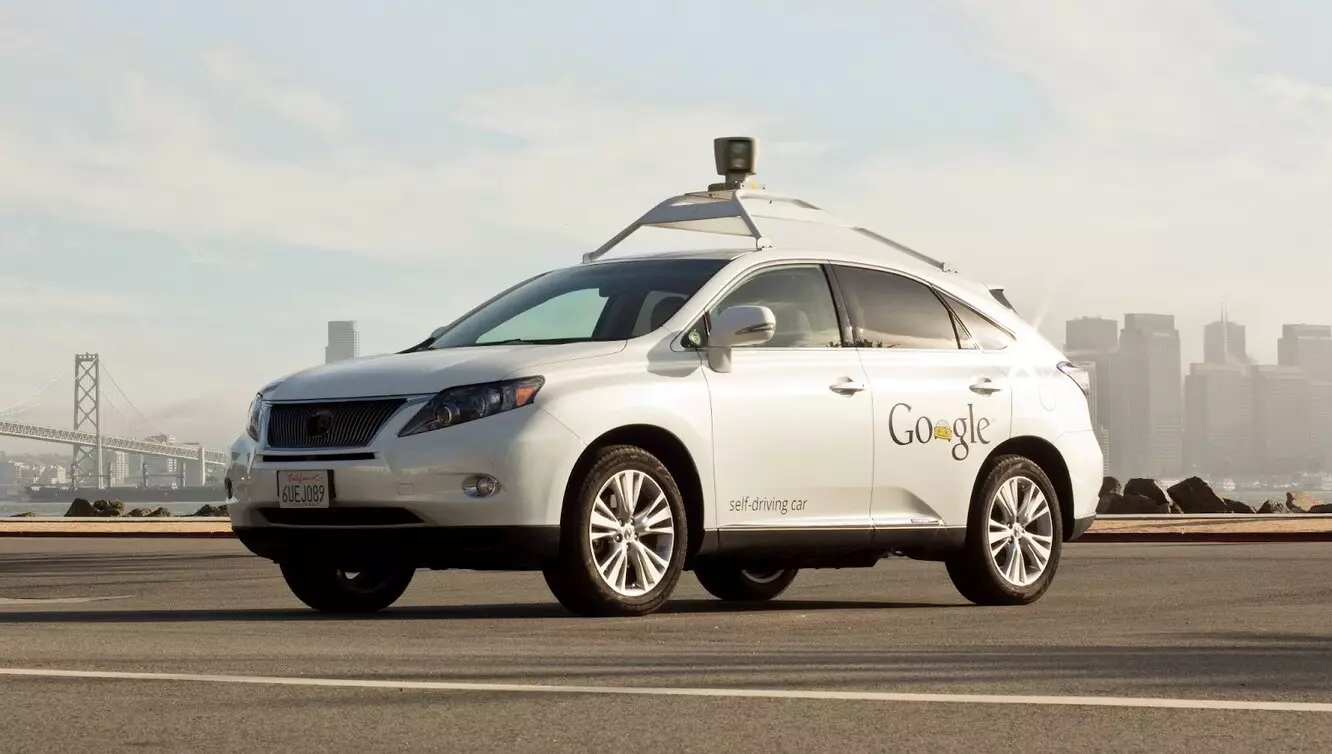 Coche autónomo sometido a proba de conducir, 2012. O traballo en coches robóticos leva décadas. Un dos acontecementos clave pódese considerar o paso dun coche non tripulado da proba de condución de Google en Las Vegas, en 2012. Había dous monitores no asento traseiro, un enxeñeiro no asento dianteiro, en caso de seguro, pero o coche pasou a proba de forma brillante.