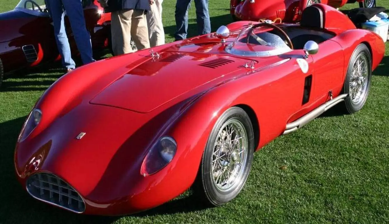 Bandini. A Bandini Automobili foi fundada em 1946 e construiu carros esportivos de estrada e chassis de corrida profissional. A empresa faliu em 1992; 46 carros da marca Bandini sobreviveram até hoje.