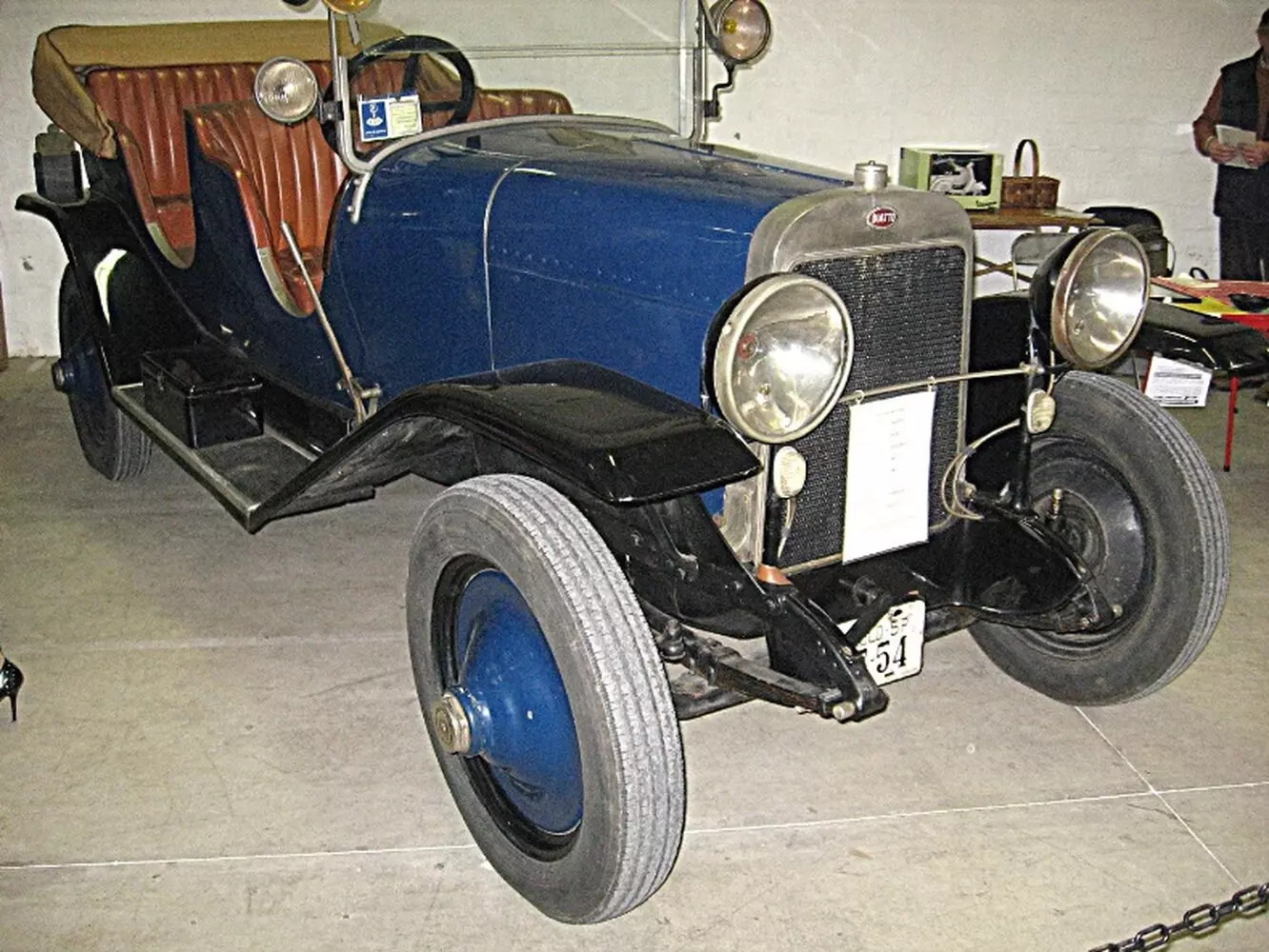 Diatto. A empresa foi fundada em 1835 e fez carruagens e seus componentes, e em 1905 produziu seu primeiro carro. Quebrou em 1929. Na foto é um Diatto 20 DA Torpedo (1921).