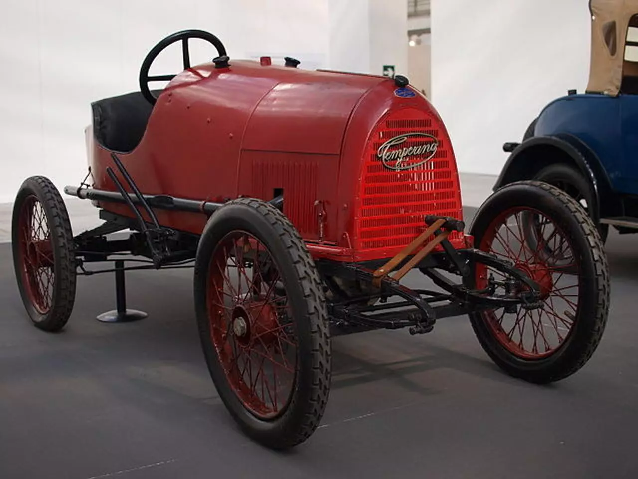 Temperino. A cég 1906 és 1924 között létezett, és kompakt autókra specializálódott. A képen egy Temperino 8/10 LE (1920).