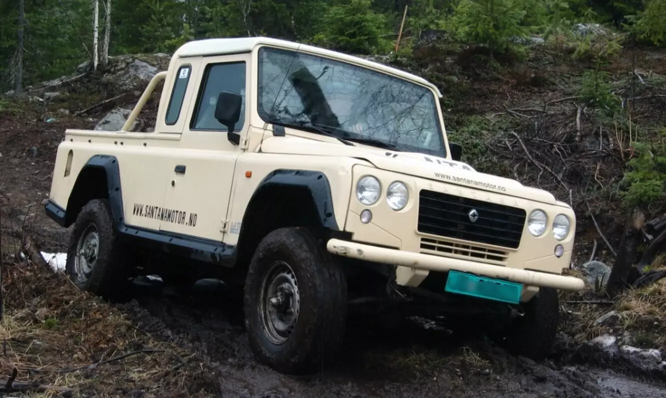 Santana. The company from Linares (province of Jaén) was founded in 1956 and initially built licensed Land Rovers under its own brand. Subsequently, she made her own cars, belonged to Suzuki and Iveco. Completely liquidated in 2011. Pictured is a Santana PS-10.