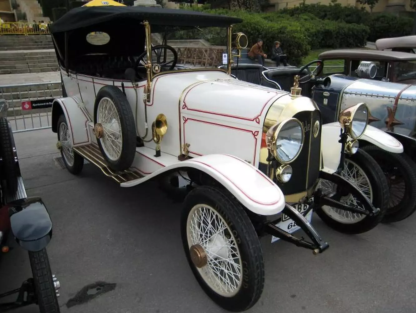 Elizalde. The firm produced cars from 1914 to 1928. She also made aircraft engines. King Alfonso XIII had an Elizalde Tipo 20 in his garage.