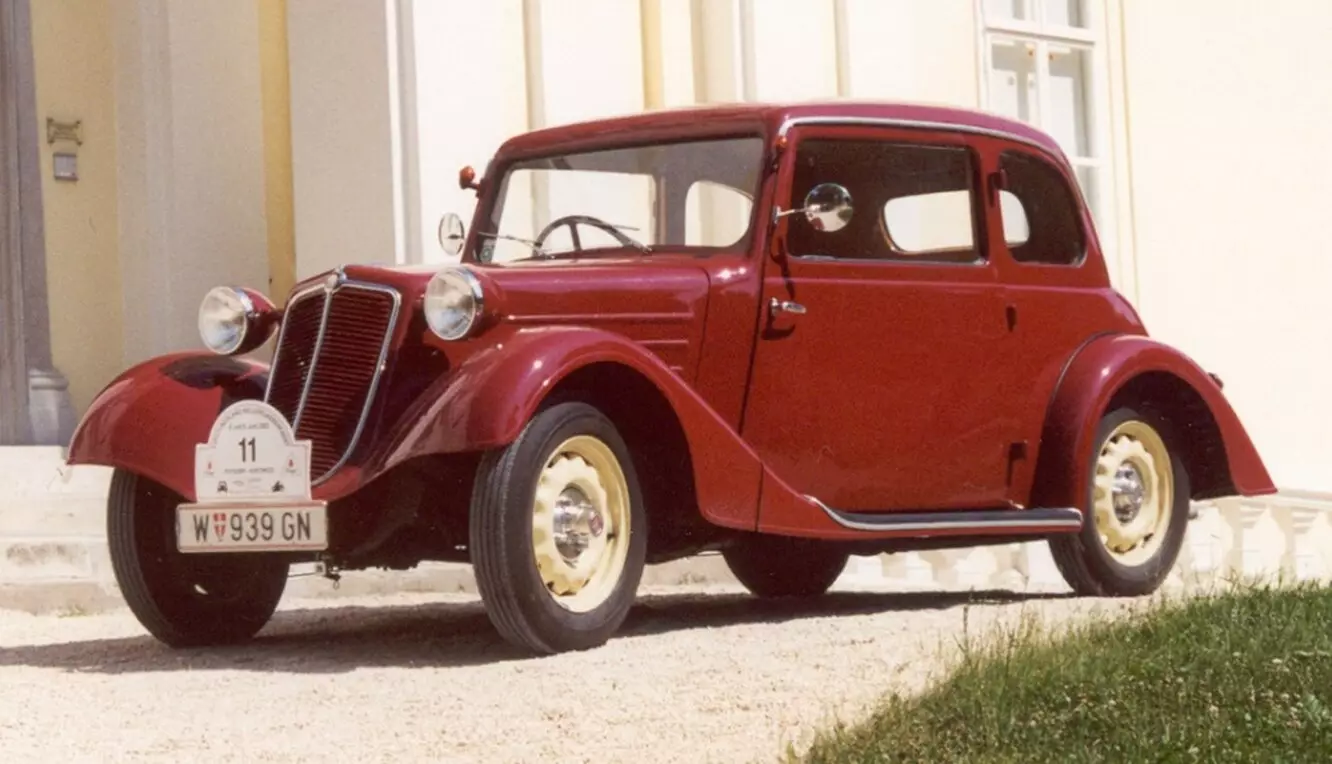 Аз соли 1934 то 1939 ва сипас аз соли 1946 то 1948 дар Австрия як корхонаи иҷозатномаи Татра фаъолият мекард, ки моделҳои худро зери тамғаи Austro-Tatra истеҳсол мекард (Austro-Daimler низ ҳамин тавр вуҷуд дошт). Модели асосӣ Austro-Tatra 57 буд.