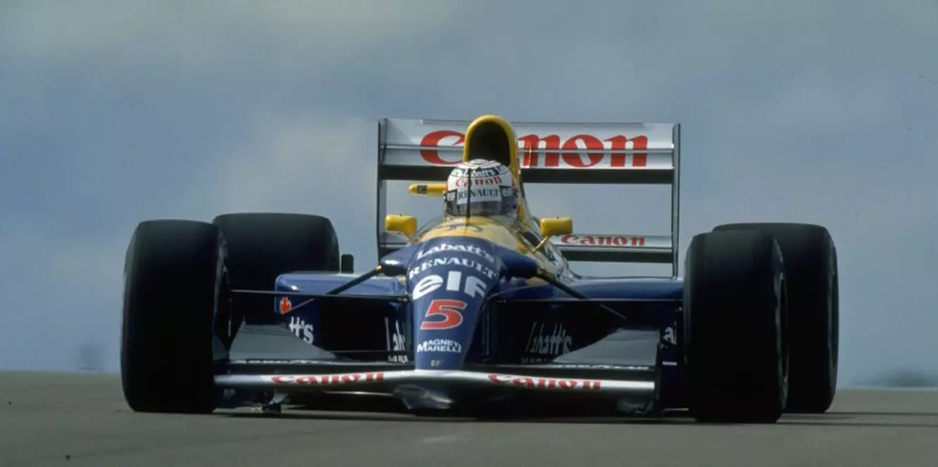 1992 وليمز FW14B. 1992 فارمولا ون سيزن ۾ فعال معطلي جي استعمال جي مهرباني، وليمز مقابلي کان ٻاهر هو. ٽيڪنالاجي ناقابل يقين حد تائين اثرائتو ثابت ٿيو، جيتوڻيڪ قيمتي، پر اهو اڳ ۾ ئي 1993 ۾ پابندي لڳائي وئي هئي.