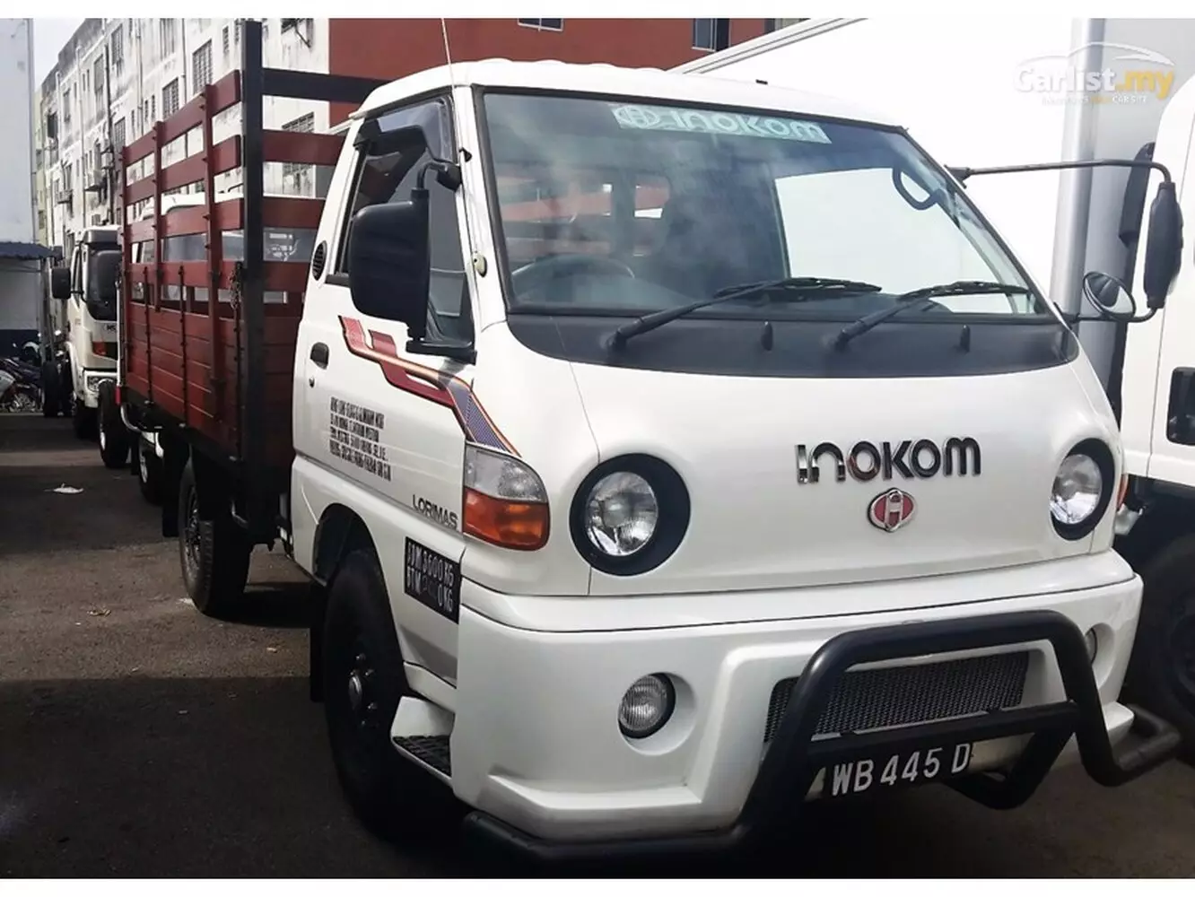 Inokom yog Malaysian hom nyob rau hauv uas Hyundai ua lag luam nyob rau hauv domestic. Daim duab yog 2002 Inokom Lorimas (aka Hyundai Porter) qauv.