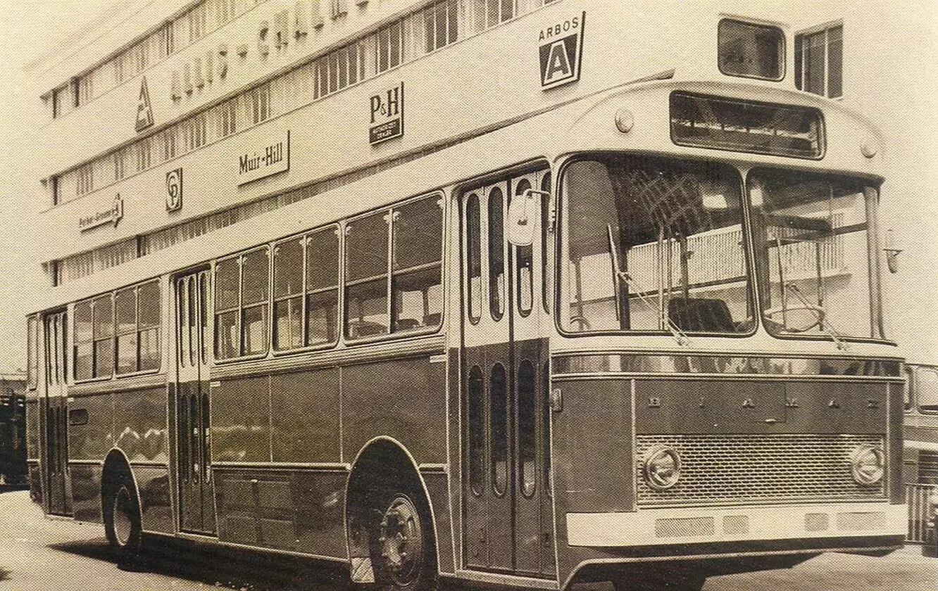 Biamax foi durante moitos anos o fabricante grego máis famoso de tecnoloxía de automóbiles, ou mellor dito, de autobuses. Construíu autobuses con este nome desde 1956 ata 1986. Na foto aparece o exitoso Biamax F580 de 1966.