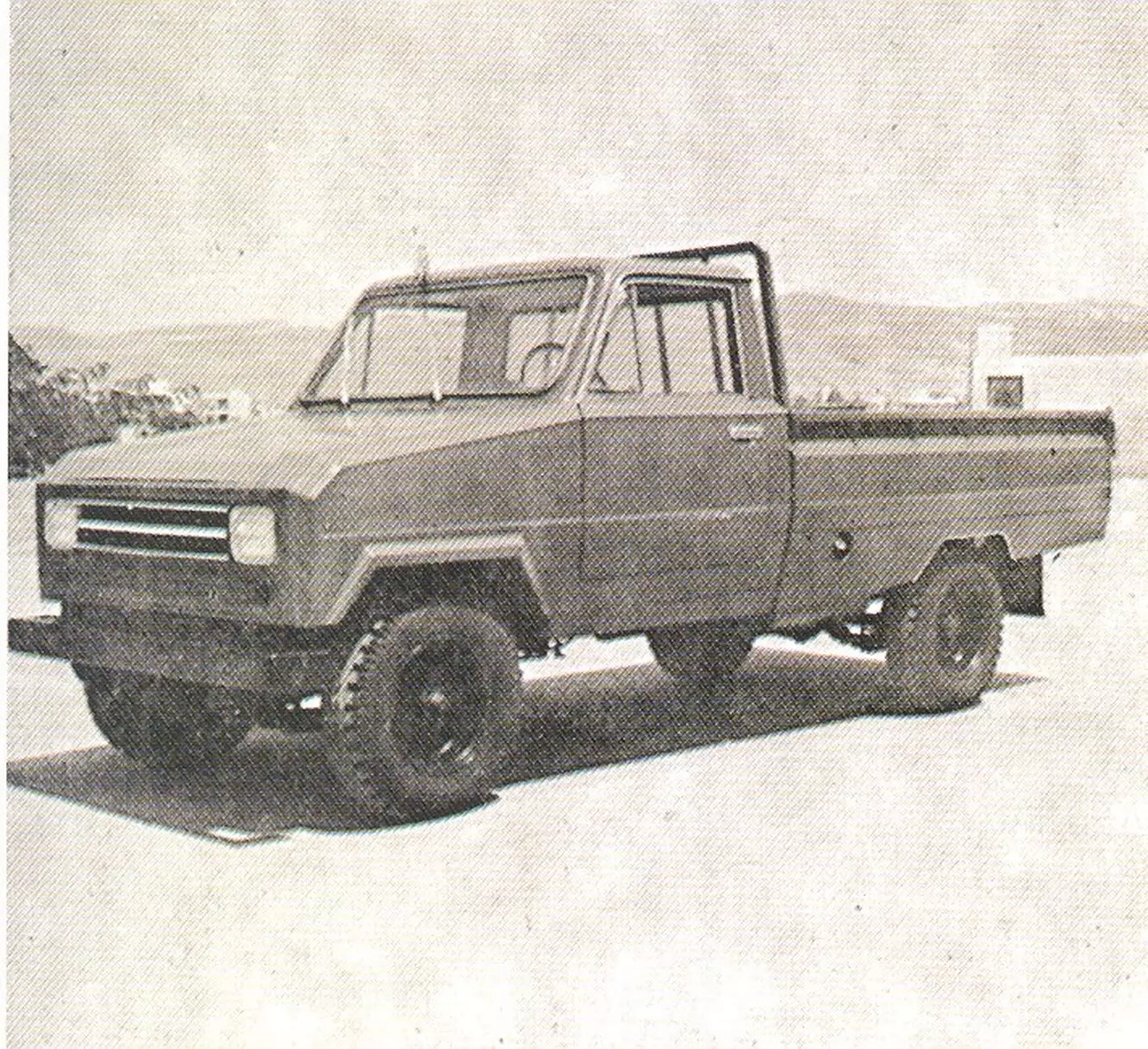 Motoemil 於 1970 年至 1985 年在塞薩洛尼基經營，生產帶有摩托車發動機的三輪車以及輕型越野車。圖為 1977 年的 Motoemil Autofarma。