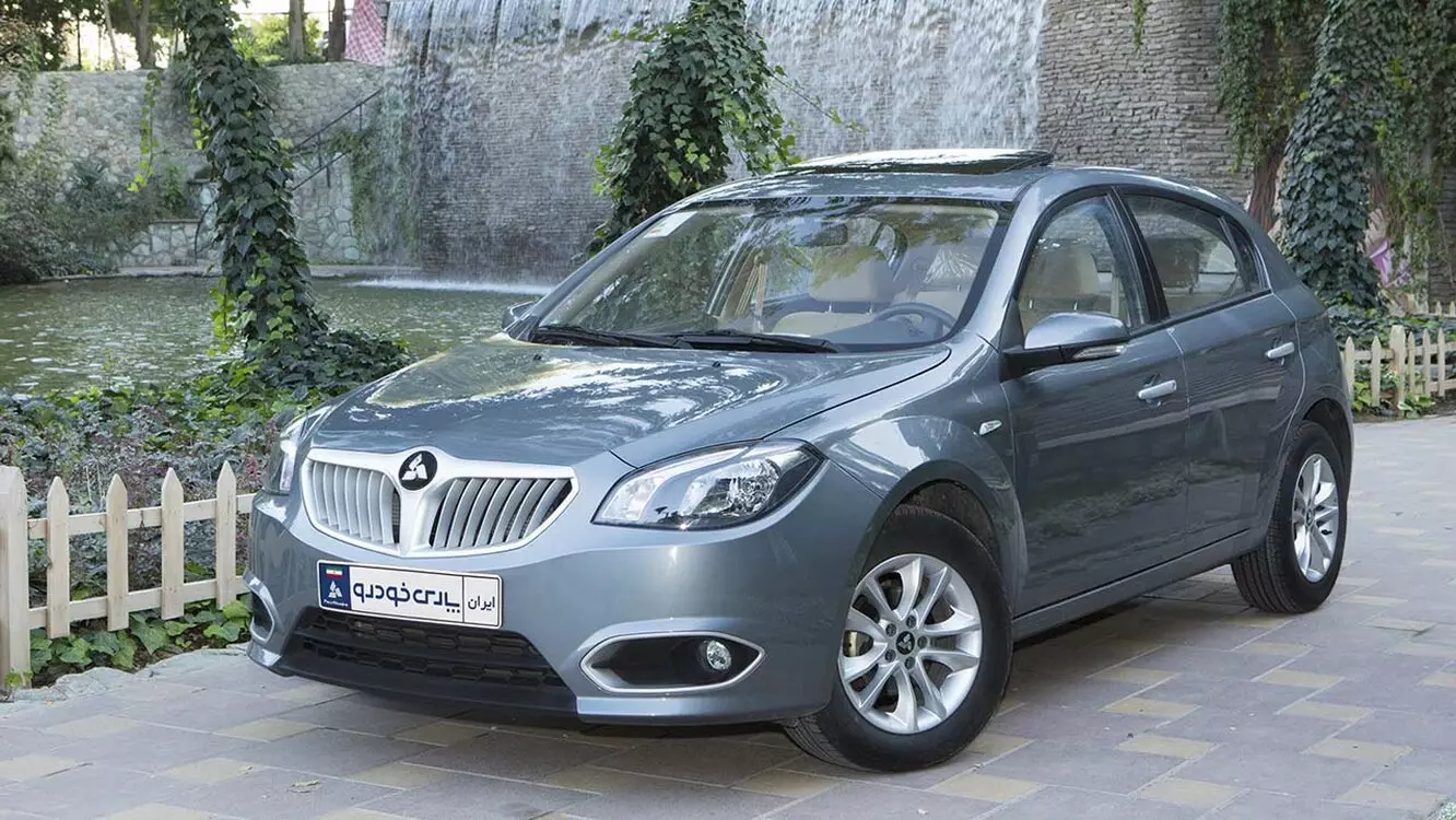 Pars Khodro, founded in 1967, produces cars of various foreign companies under its own brand. In the picture - Pars H320 (aka Chinese Brilliance H320).