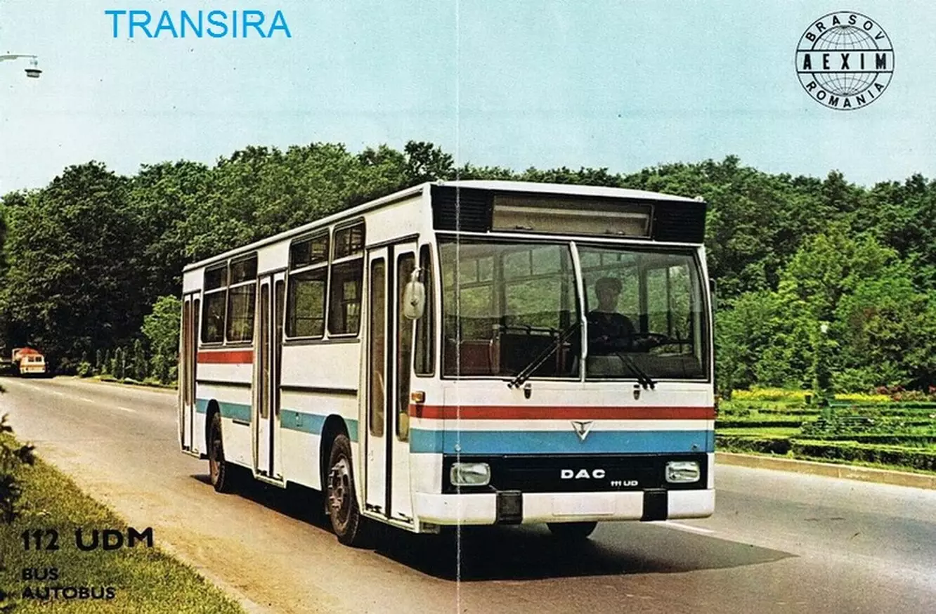 Rocar hilberînerek sereke ya Romanî ya otobus, mînîbus, kamyon, trolleybusan e, ku ji 1951 heta 2002 hebû. Wêne otobusa Rocar DAC 112 UDM nîşan dide - otobusên weha di guheztinên cihêreng de ji sala 1979-an vir ve têne hilberandin.