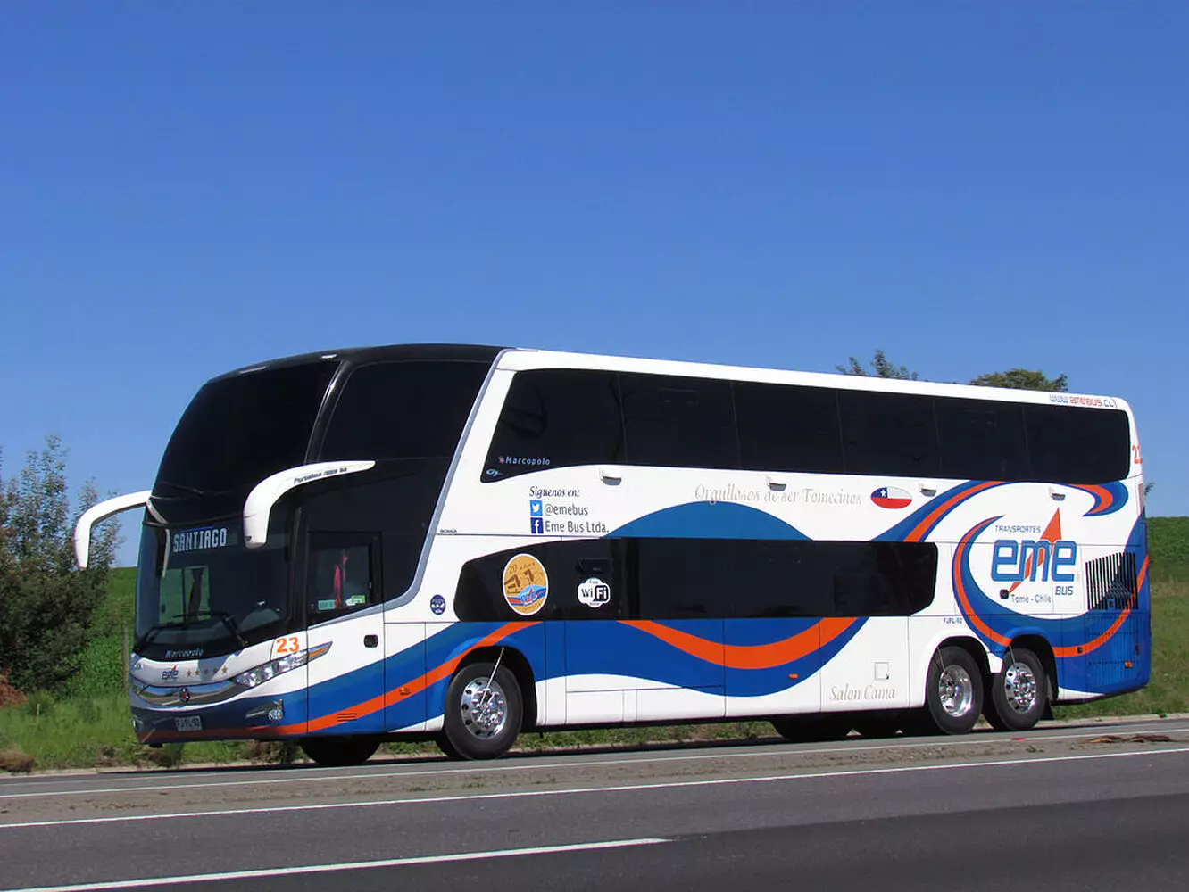 Marcopolo adalah salah satu produsen mobil Brasil tertua, didirikan pada tahun 1949 dan mengkhususkan diri dalam bus dari semua ukuran dan jenis. Gambar menunjukkan model Marcopolo Paradiso G7 1800 DD.