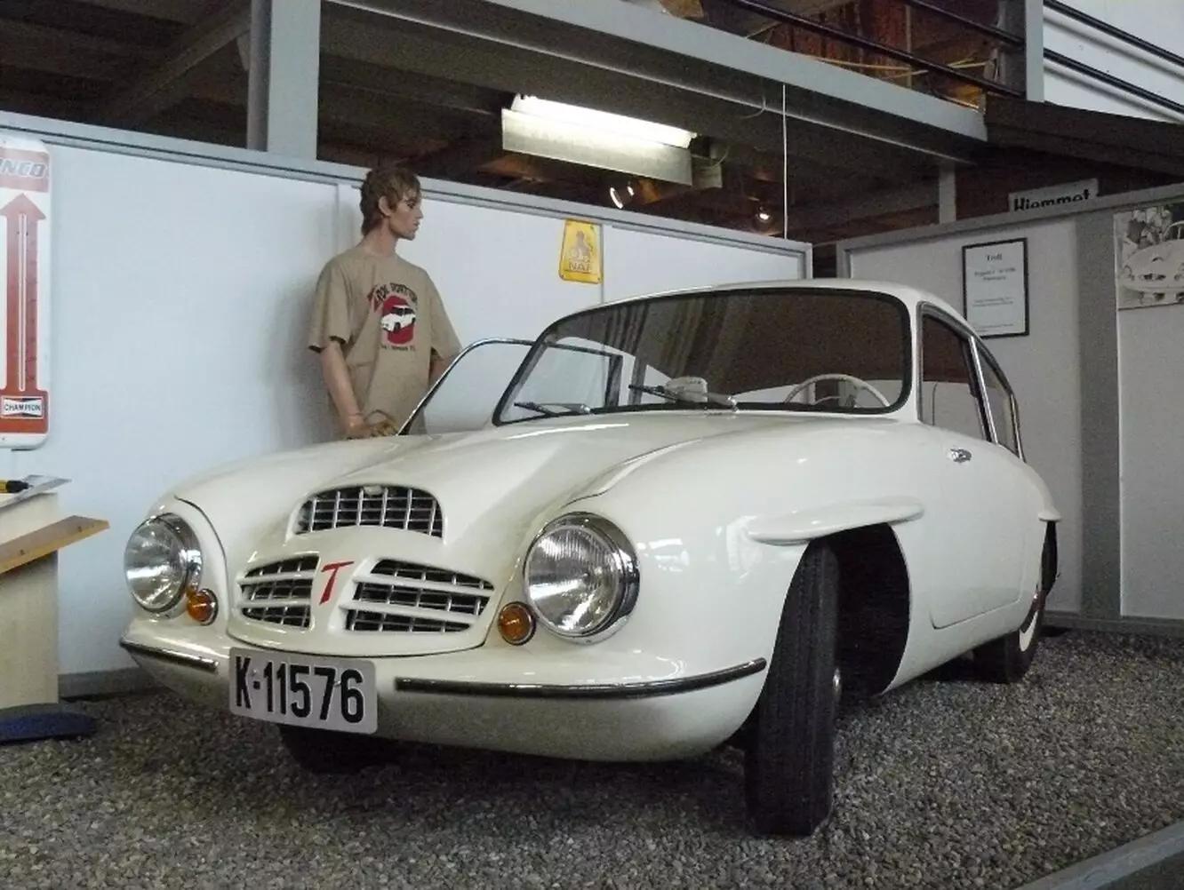 Troll is in lyts bedriuw dat fan 1956 oant 1958 ljochte sportauto's produsearre. De Troll hie in plestik lichem, en it bedriuw wie fan plan om oant 2000 auto's yn 't jier te meitsjen, mar it bedriuw waard beheind ta fyftjin eksimplaren.