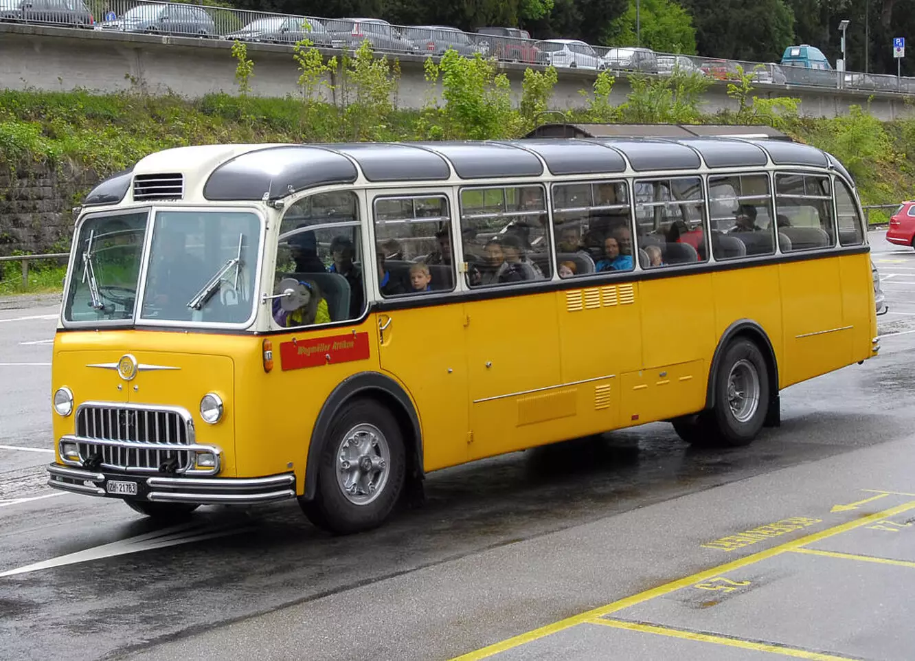 Ba é Franz Brozincevic Wetzikon (FBW) monaróir trucailí agus busanna a bhí ann ó 1922-1985. Taispeánann an pictiúr an bus FBW C40U (1958), atá fós coitianta go leor san Eilvéis.