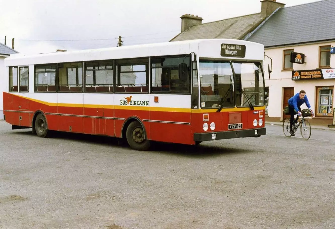 GAC. Ohun ọgbin akero ṣiṣẹ labẹ iwe-aṣẹ lati Bombardier ni Shannon lati 1980 si 1986. Ni akọkọ, Bombardier ti pejọ sibẹ, ṣugbọn lẹhinna ọpọlọpọ awọn awoṣe ọkọ akero ni a ṣe labẹ ami iyasọtọ tiwọn. Ninu aworan - GAC KR189 (1985), awọn ẹda 226 ti awọn ọkọ akero wọnyi ni a ṣe.