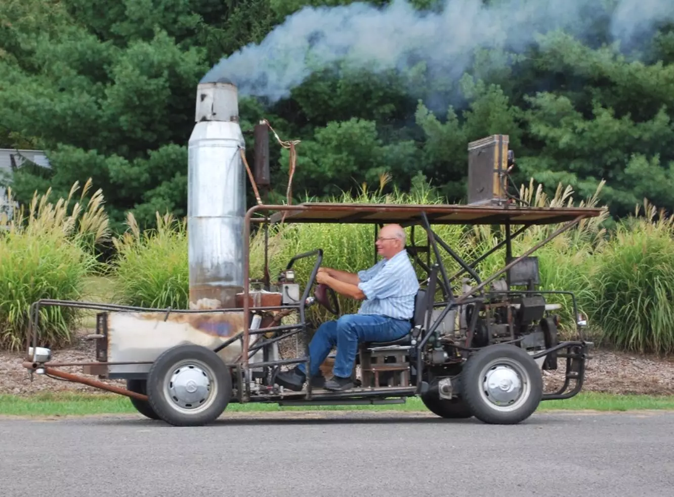 Tom Kimmels Dune Buggy (2010). En utstillingsbil laget for Steam Car Festival av entusiastiske ingeniør Tom Kimmel. Faktisk bygde han så mange som tre buggies med forskjellig vekt og designkompleksitet, på bildet - den mest massive, tredje versjonen. Interessant nok er de tidligere nevnte Keen Steamliners nå eid av Kimmel - han har generelt en liten samling av dampbiler.