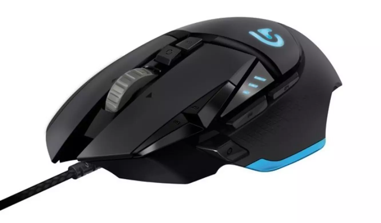 Anpassbare Gaming-Maus von Logitech. Computermäuse haben einen langen Weg von Exemplaren mit zwei Tasten und einer immer schmutzigeren Kugel bis hin zu modernen optischen Geräten zurückgelegt. Logitech ist bei digitalen Peripheriegeräten immer noch der Kurve voraus, und ihre Mäuse, wie die G502 auf dem Bild, sind anpassbar.