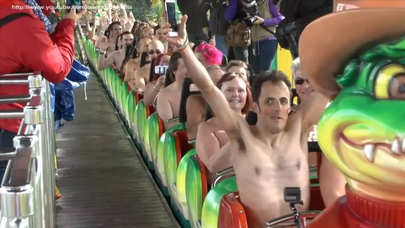 2010 жылы 102 нудистер тобы Ұлыбританиядағы Adventure Island саябағында Green Scream Rollercoaster мінген. Осылайша олар Гиннестің рекордтар кітабына рекорд орнатып, қайырымдылыққа 22 мың фунт стерлингке жуық ақша жинады.