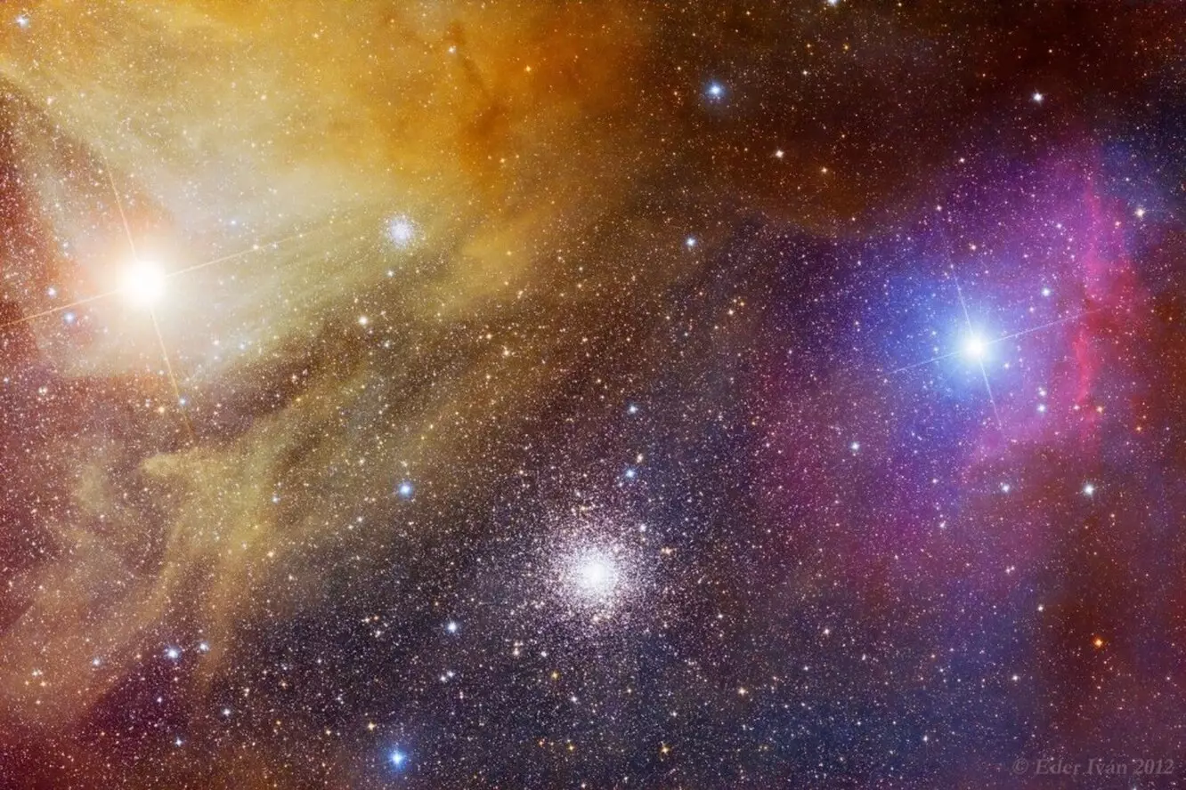 Antares. Ruĝa supergiganto, la plej hela stelo en la konstelacio Skorpio. Ĝi situas relative proksime al la Tero - 600 lumjaroj. Ĝi estas klare videbla de preskaŭ ie ajn en la mondo, escepte de mezaj latitudoj.